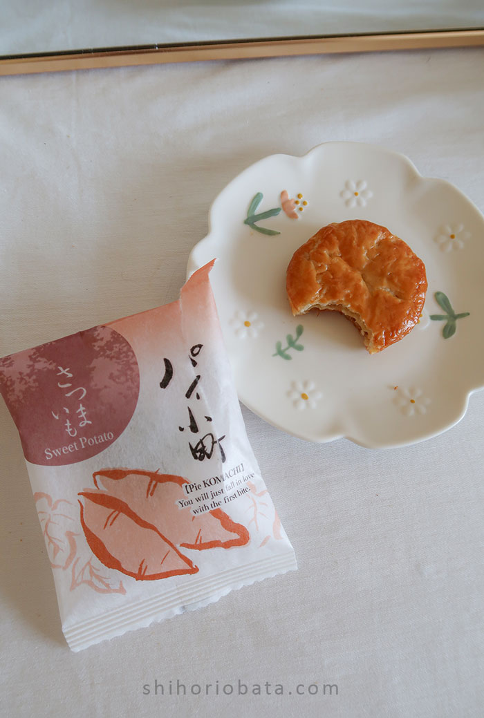 Sakuraco Review - What's Inside this Japanese Snack Box?